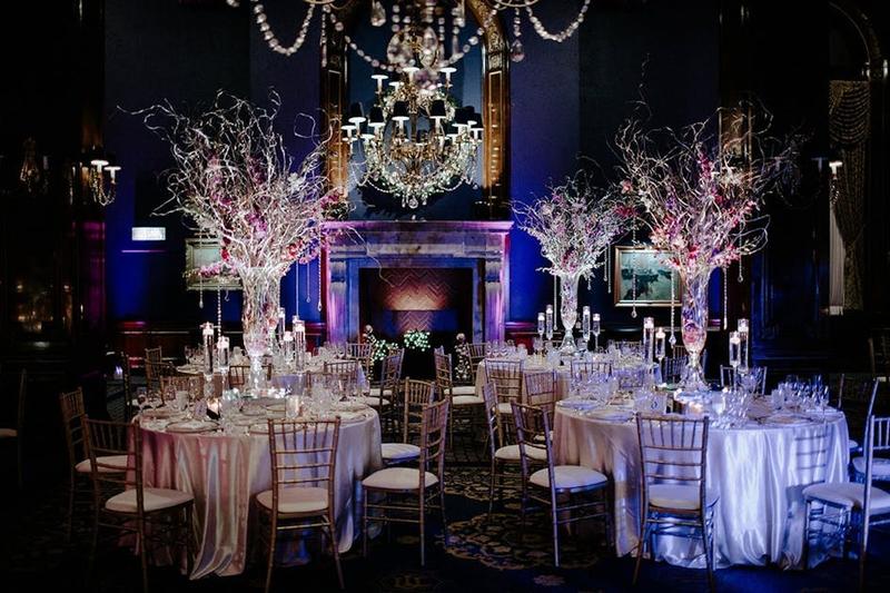 Stunning Centerpieces Ideas with Vases and Feathers